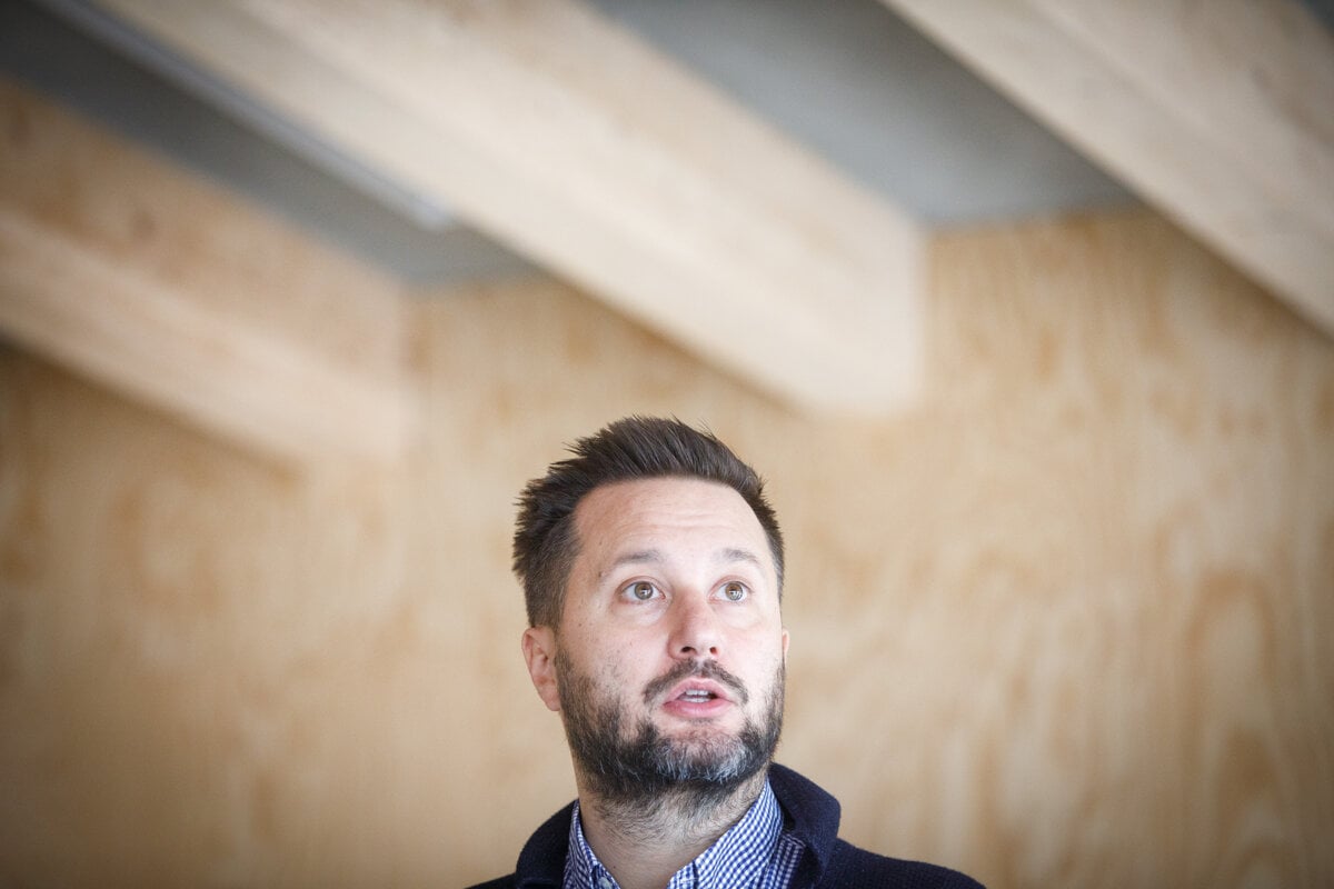 Mestskí poslanci schválili zvýšenie platu primátora - Bratislava SME Mestskí poslanci schválili zvýšenie platu primátora - Bratislava SME