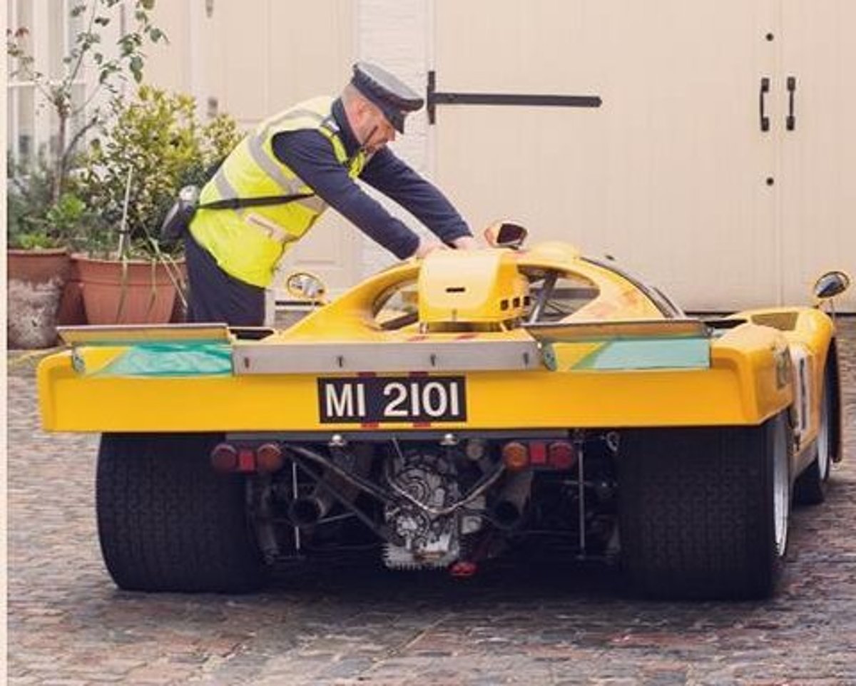 Pokute za parkovanie sa nevyhne ani Ferrari za trinásť miliónov eur ... Pokute za parkovanie sa nevyhne ani Ferrari za trinásť miliónov eur ...
